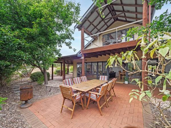 Sailors Hill Retreat - Bushland Living By The Coast - Yallingup