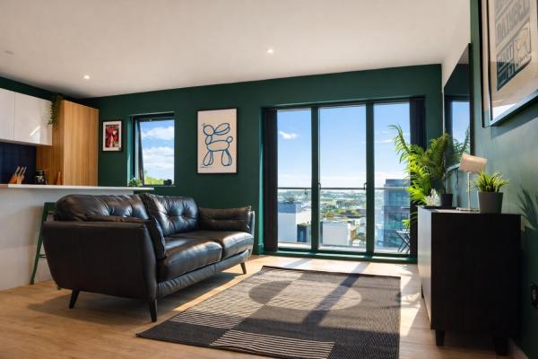 Modern Flat Moments From Tolcarne Beach - 뉴키