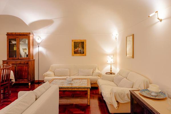 Domus Adriano Al Pantheon - Roma