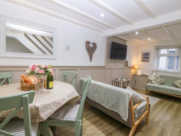 27 Kingshead Street - Pwllheli