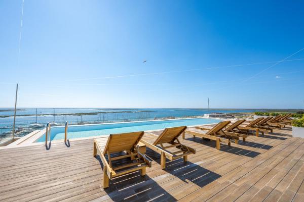Luxury Marina Apt 5 Pools Gym & Garage - Olhão