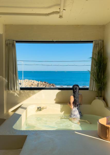 Haeundae Pool Villa Songjeongmansion - Busan