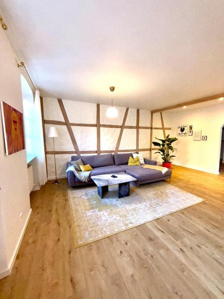 Charmantes, Stylisches Apartment Im Fachwerkhaus Am Schlossplatz - Spire