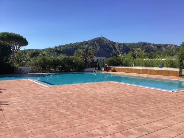 Bel Appartement T3 Avec Jardin Privatif Et Piscine Commune - Sampzon