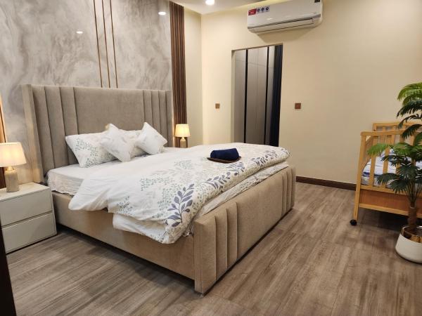 Luxury Apartment In Zeta Mall With Pool - Pakistan