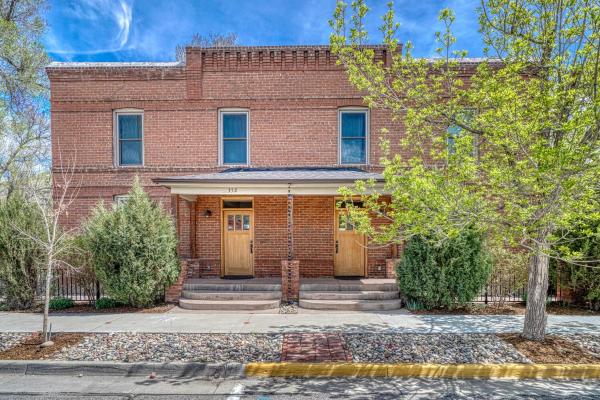 River House Downstream: Beautiful Remodeled Home! Steps To Downtown! - Salida, CO