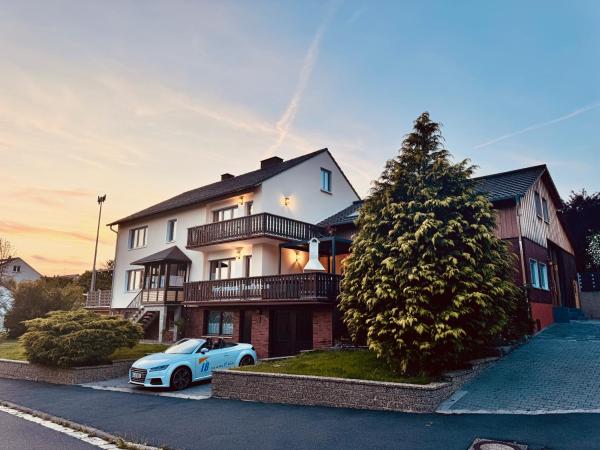 Großes Ferienhaus Für 12 -17 Personen Mit Whirlpool - Spielzimmer Und Garten - Lauterbach (Hessen)