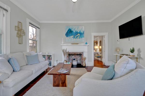 Savannah Suite On Front - University of North Carolina, Wilmington