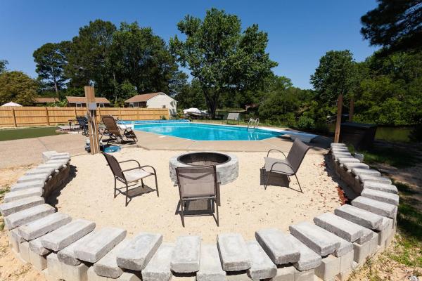 Waterfront Home With Heated Pool Available! - Norfolk, VA
