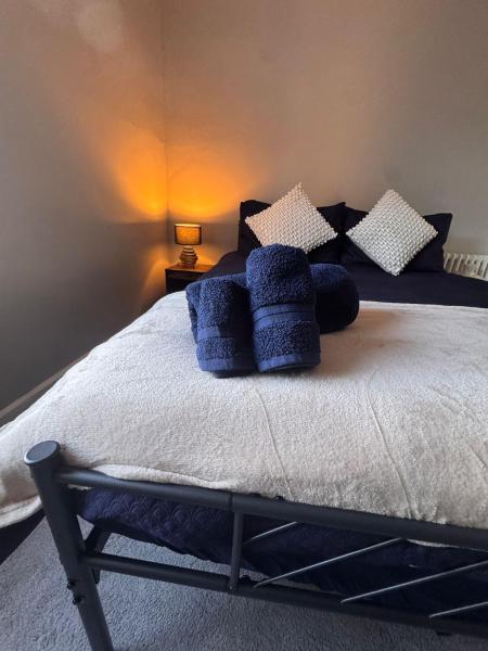 Central Near Hospital 2 Bedroom - Sleeps 4 - Self Check In - Fully Furnished - Carlisle