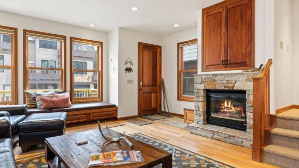 Pacific Street Townhome 514b By Avantstay Cute Townhouse In The Heart Of Telluride - Telluride, CO