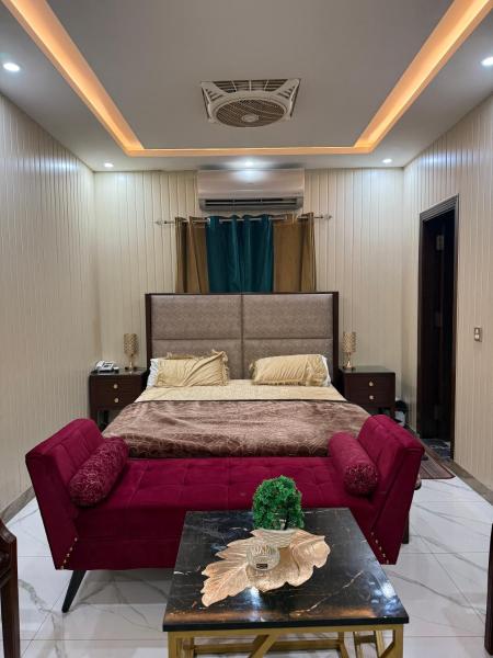 Royal Guest House - Lahore