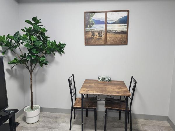 Cozy Nest 2 Bed Rooms Suit At Glacier Ridge - Calgary