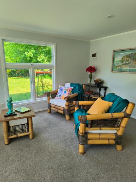 Wolseley Lake Retreat - Katikati