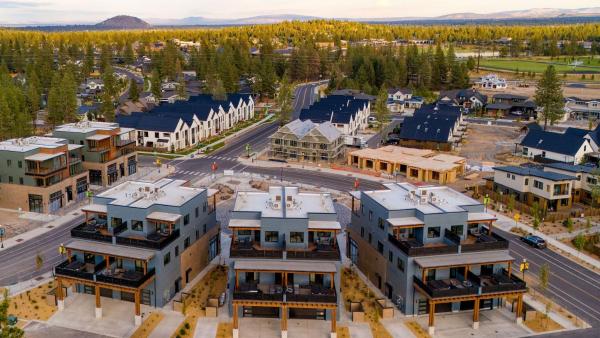 Aerie Half Buyout By Avantstay - Bend, OR