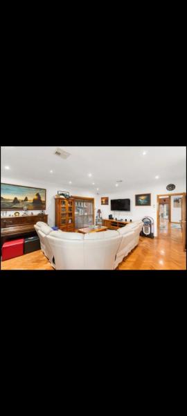 The Lakes Hidden Gem - Melbourne