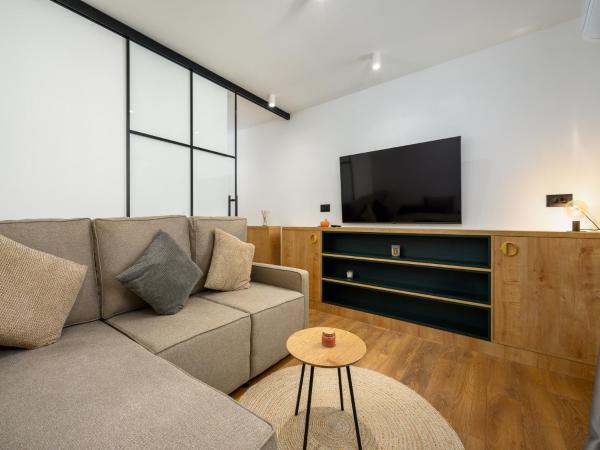 Waterfront Apartment In Porec - Poreč