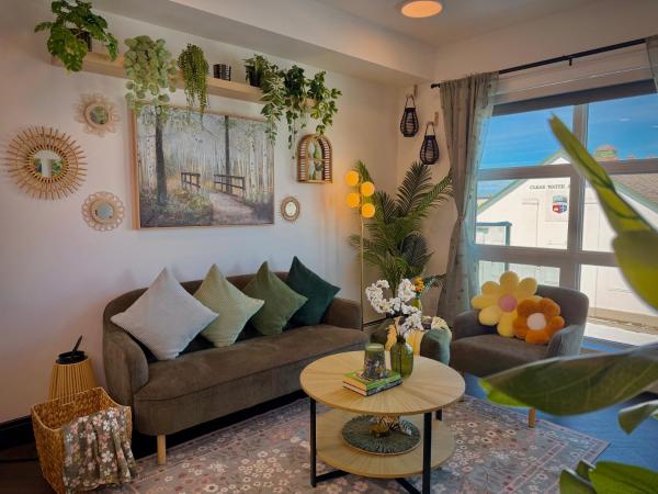Green Luxe Garden 2br 1bath And Free Parking - 