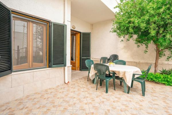 Brezza Apartment With Terrace Near The Sea - Happy Rentals - Torre Lapillo