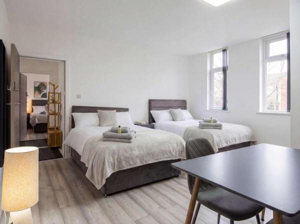 Luxury 5-bedroom House Near Manchester City Centre - Bolton