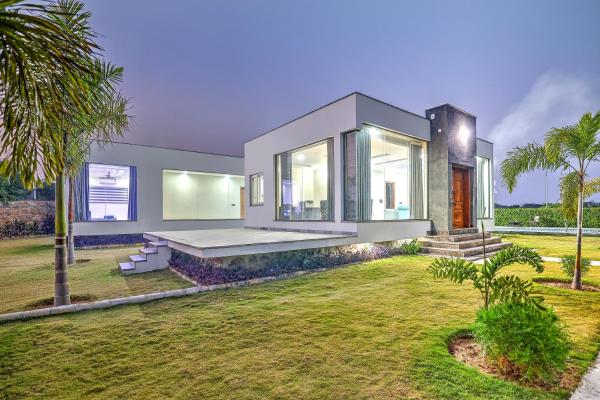 Alaya Stays Amaltas 4 Bhk Countryside Hideaway With Pvt Pool, Lush Garden & 360 Aravali Views - Manesar