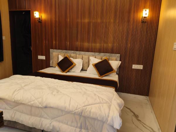 Neta Ji Hotel - Khatoo