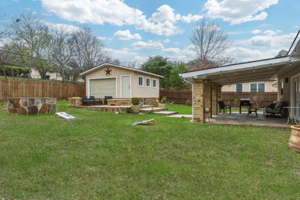 Nr Downtown Airport Yard Fire Pit Bbq Games - Lackland AFB, TX
