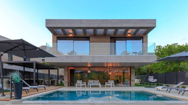 Luxury Villa Krk Baska I With Heated Pool, Sauna And Jacuzzi - Baška