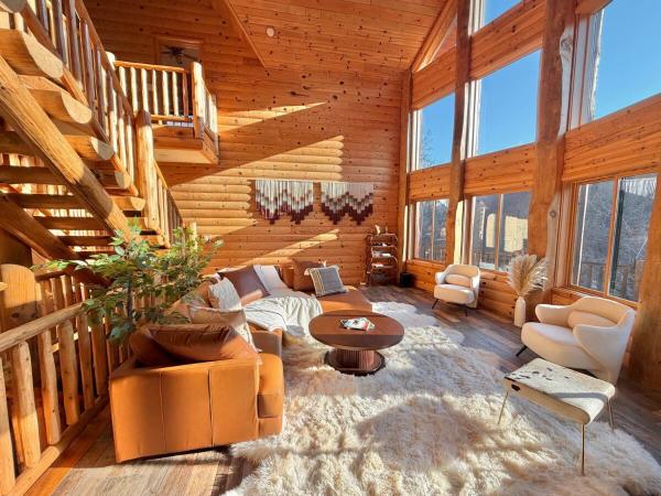 Wolf Laurel Lodge - Luxury Log Cabin Retreat For Private Gatherings - North Carolina