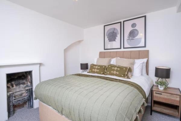 Central Stroud 3-bedroom Flat With Fast Wifi And On-site Parking - Stroud, UK