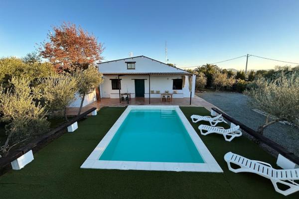 Casa Rural ÚNica Naturaleza, Piscina Y Atardeceres - Arahal