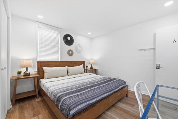 Dormont, Pittsburgh !A Spacious And Modern Private Bedroom With Shared Bathroom - Pittsburgh, PA