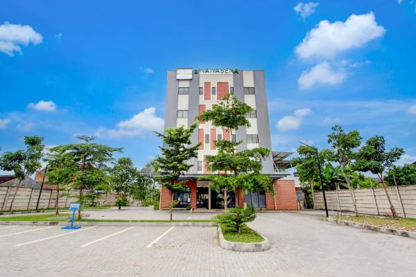 Townhouse Oak Near The Park Mall Formerly Dnawasena Guest House - Surakarta