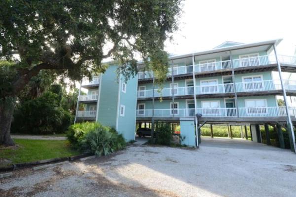 Nature's Landing - A102 Budget Rates Downtown Unit - Cedar Key, FL