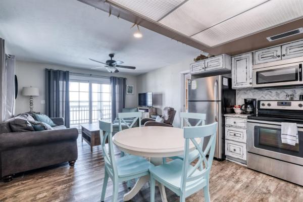 Luxe Condo Living At Island Place 215! - Cedar Key, FL