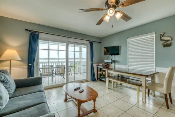 Coastal Getaway Island Place 314! - Cedar Key, FL