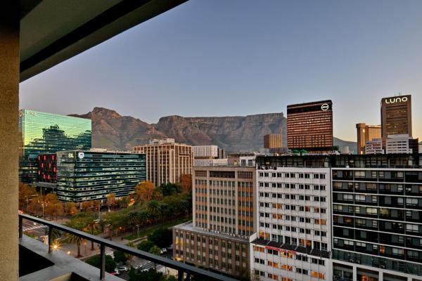 The Capetonian - Halal - Camps Bay