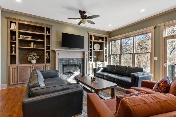 Creekside Lodge - Sleeps 14 Fire Pit Pond - Belton, MO