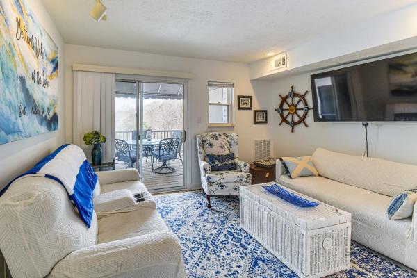 Boat & Relax On Smith Mountain Lake! Bright Condo - 스미스 마운틴 호