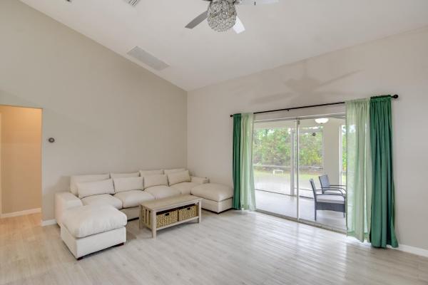 Lehigh Peace Retreat Near Ft Myers! Pet-friendly - Lehigh Acres, FL