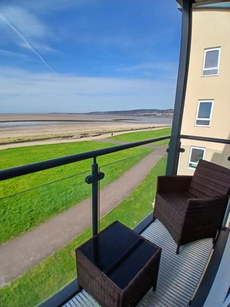Sea View Apartment At The Beach! - Llanelli