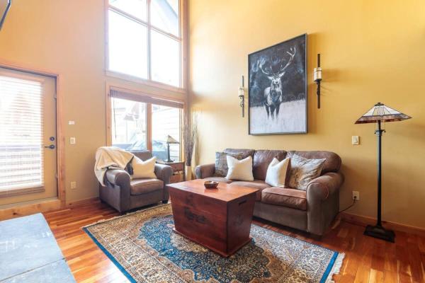 Utopia At Rundle Cliffs Lodge - Canmore
