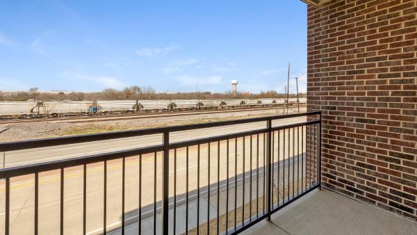 Landing Amazing 1bd In Downtown Roanoke - Grapevine, TX