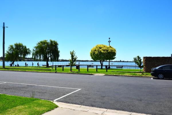 Bank's Place - Yarrawonga