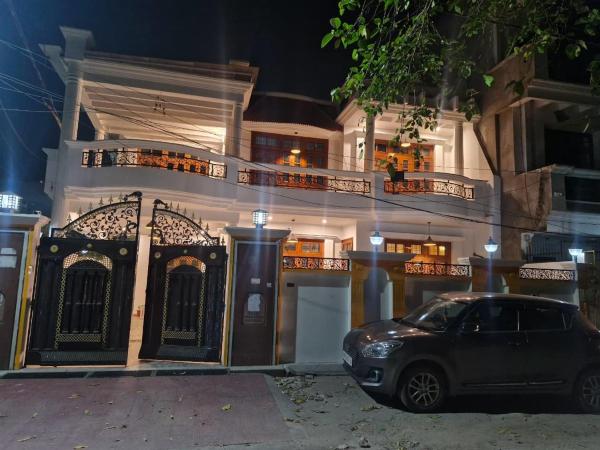 Live It Up Homestay 2bhk In Gomti Nagar Lucknow - Lucknow