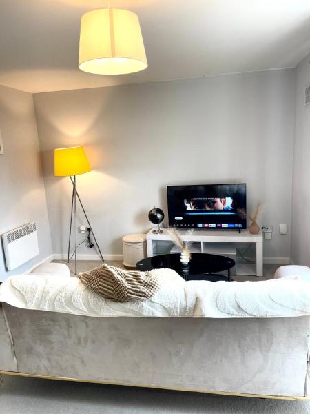 The Luxe Loft 2bed Apartment Free Parking, Fast Wifi Netflix - Wolverhampton