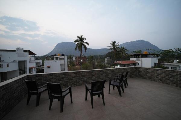 The Rosewood - Falcon Stays At Nandi Hills - Nandi Hills