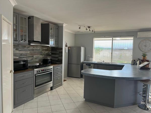 Hibiscus Haven - Bunbury