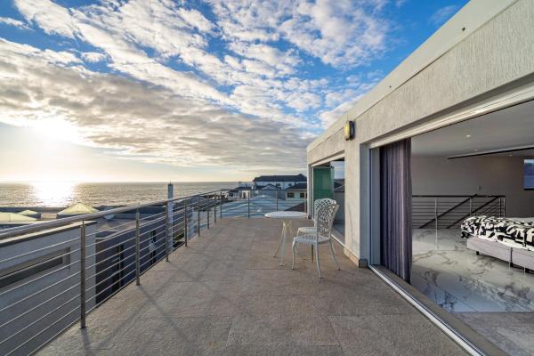 The Lighthouse - Beachfront - Le Cap