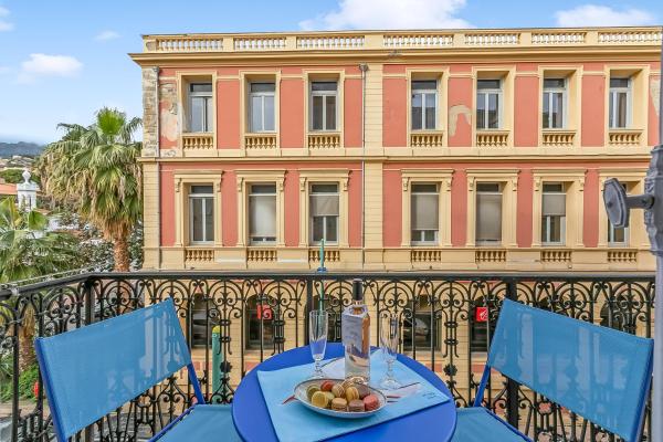 The Menton Townhouse With Balcony - Happy Rentals - Beausoleil